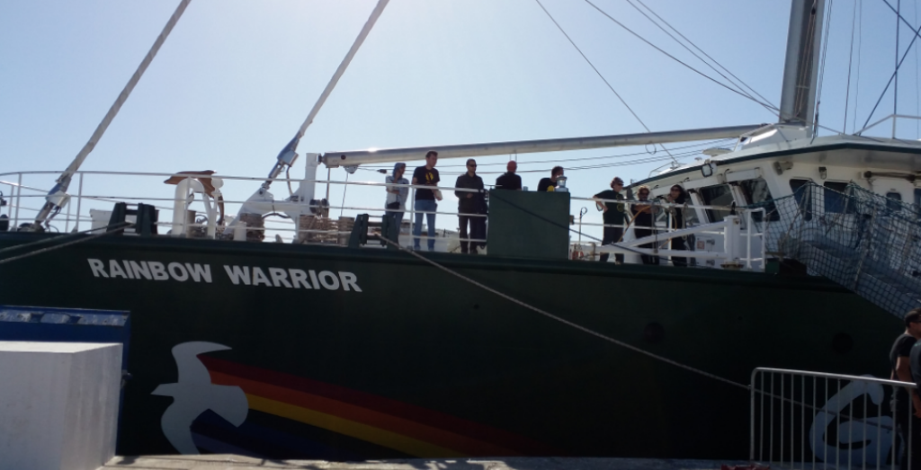 Rainbow Warrior, le légendaire bateau de Greenpeace accoste à Tanger ...