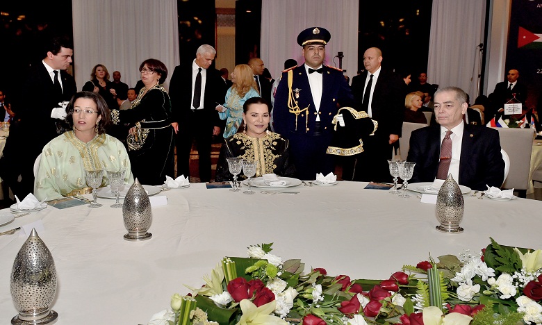 S.A.R. la Princesse Lalla Hasnaa préside à Rabat le Dîner de gala ...