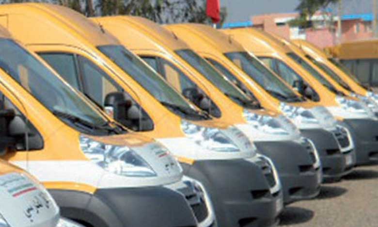 INDH : Remise de bus scolaires et d’ambulances à plusieurs ...